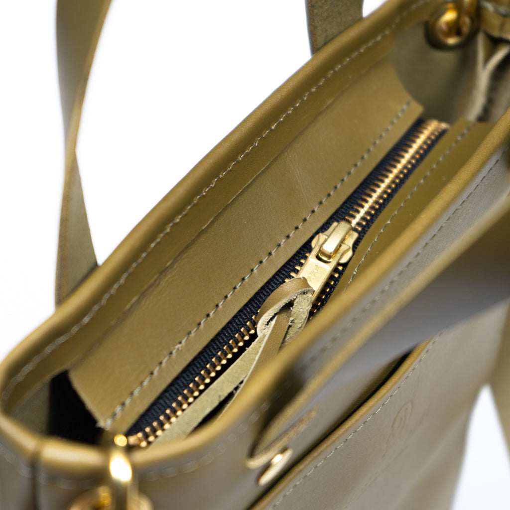 Zipper Mini Shelby | Howl + Hide